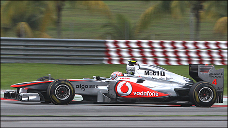 F1 Technique: The secret of the Red Bull RB7 (+photos) | Auto123.com